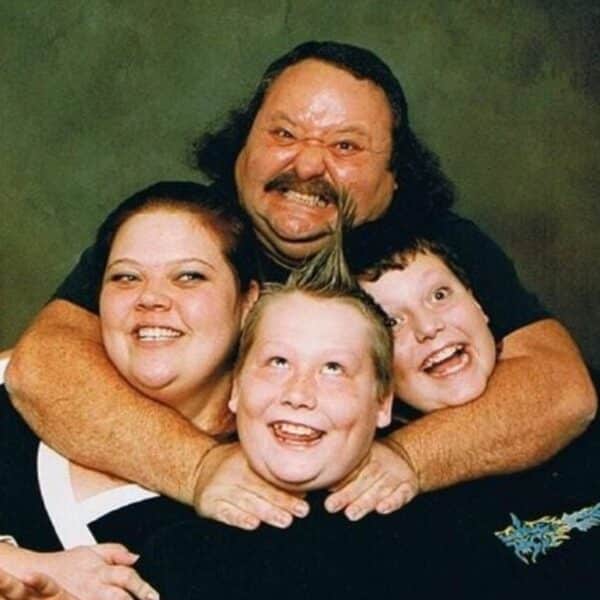 Hilariously Cringe Family Photos That Remind Us All Families Are Weird ...