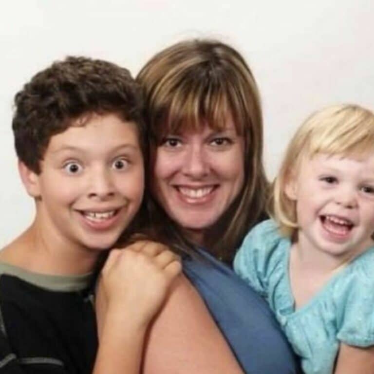 Hilariously Cringe Family Photos That Remind Us All Families Are Weird ...