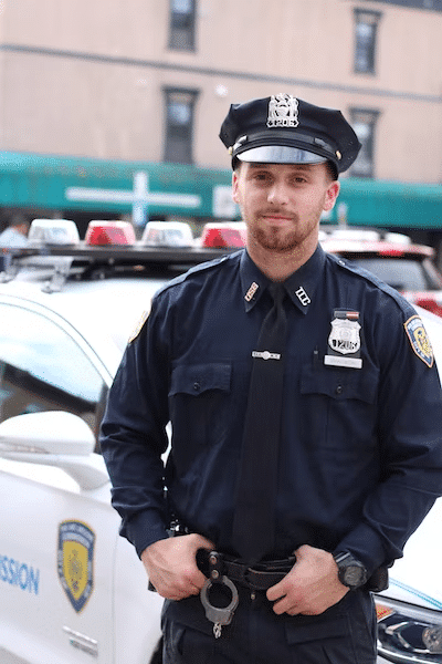 Police Astonished as Dog Relentlessly Pursues Car During Vehicle Search ...