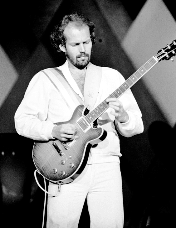 The Heartbreaking List of Celebrities Who Passed Away This Past Year ...